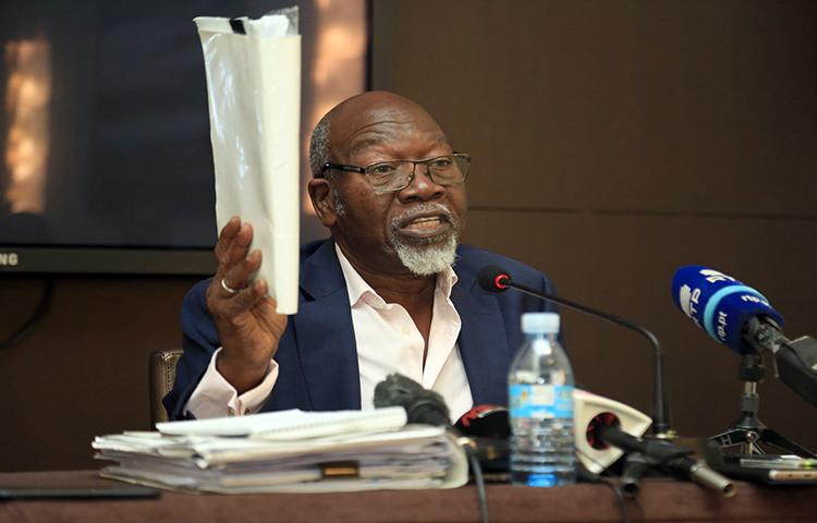 General Andrade contesta PGR - NovaGazeta